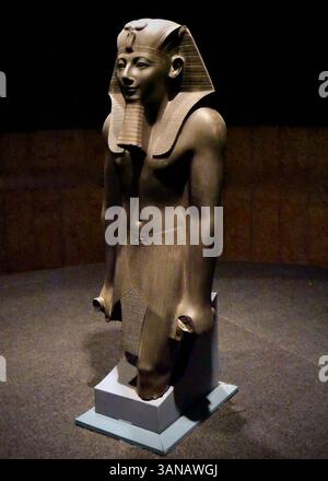 Pharaoh Thutmosis III Statue Stock Photo - Alamy
