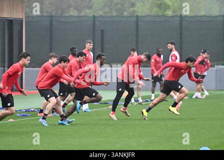 Monza, Italia. 15th Apr, 2025. AC Monza's players during training ...