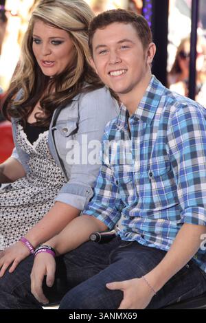 New American Idol Scotty McCreery makes an appearance alongside Mickey ...