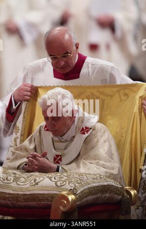 Pope Benedict XVI celebrates the feet-washing rite in the Basilica of ...