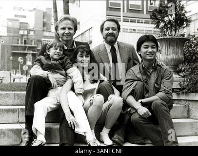 TABLE FOR FIVE, Richard Crenna, Son Hoang Bui, Roxana Zal, Jon Voight ...