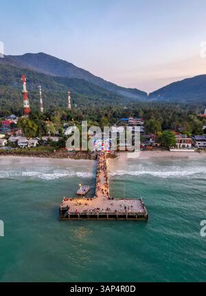 Aerial view of Chaloklum Sunday night market on Koh Phangan island ...