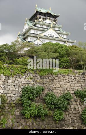 Osaka castle, one of the most famous castles and tourist landmarks in ...