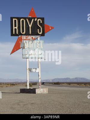 Sign for an 80s motel in California, USA 2013 Stock Photo - Alamy