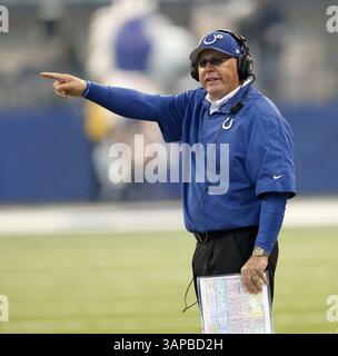 Acting Colts head coach Bruce Arians talks with Indianapolis Colts ...