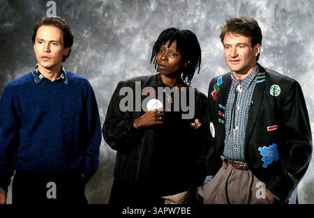 billy crystal,whoopi goldberg,robin williams,comic relief VII Stock ...