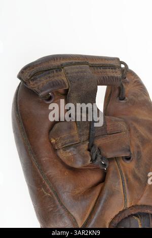 The Skeeter Webb Model G375, a leather baseball glove from Rawlings ...