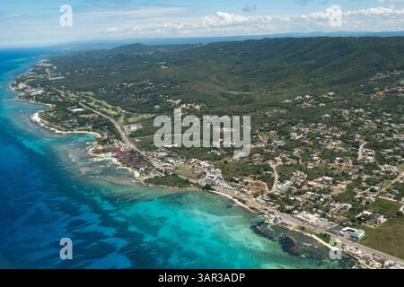 Montego Bay, Jamaica. 16th Apr, 2025. A Southwest Airlines flight ...