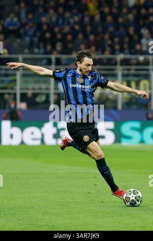 Mailand, Italien. 16th Apr, 2025. Thomas M?ller (FC Bayern M?nchen, 25) frustriert, traurig nach ...