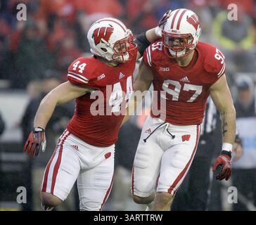 Madison, WI, USA. 1st Nov, 2023. Wisconsin Badgers forward Carter ...