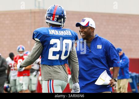 New York Giants secondary coach Marquand Manuel coaches against the Las ...