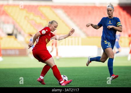 Farum, Denmark. 17th Apr, 2025. Cecilie Larsen (28) of FC Nordsjaelland ...