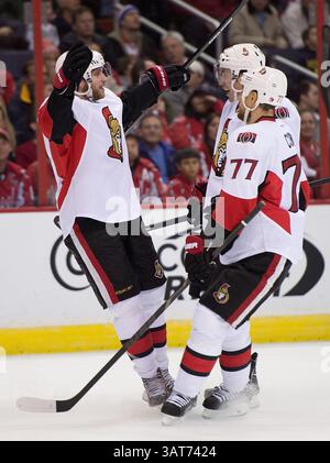 Ottawa Senators' Bobby Ryan (6) celebrates his goal against the Buffalo ...