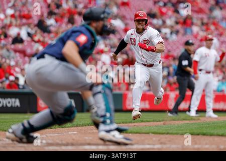 Cincinnati Reds' Blake Dunn scores a run against New York Yankees ...