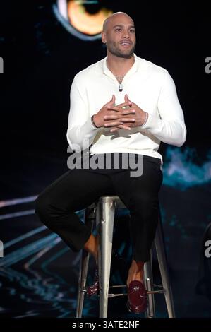 Marcell Jacobs in der Rai-Talkshow Belve 2025 in den Fabrizio Frizzi ...