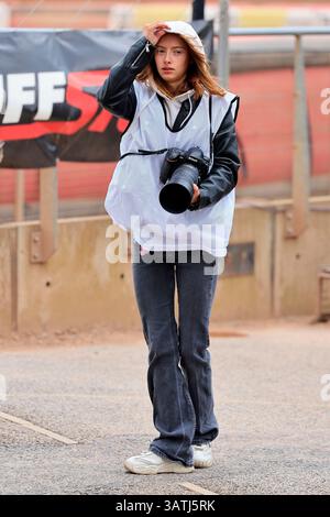 Manchester, UK. 18th Oct, 2025. Counter protester with Union flag faces ...