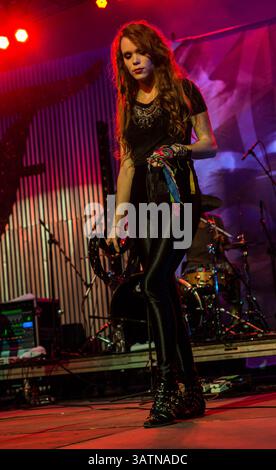 Nora Patterson of Royal Teeth performs at the New Orleans Jazz and ...