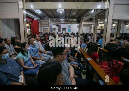 West Jakarta, Jakarta, Indonesia. 18th Apr, 2025. Catholics attend a ...