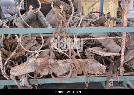 Photo Picture Heap of Scrap Metal Ready for Recycling Stock Photo - Alamy