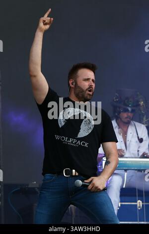 Randy Houser performs at the Tortuga Music Festival in Fort Lauderdale ...