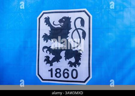 Symbolbild Wappen Logo TSV 1860 München Stock Photo - Alamy