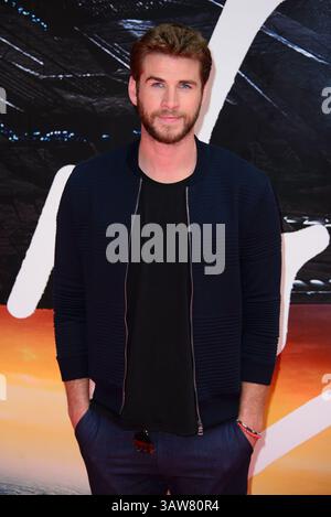 LONDON, ENGLAND - JUNE 16 2016: Houses of Parliament with Big Ben from ...