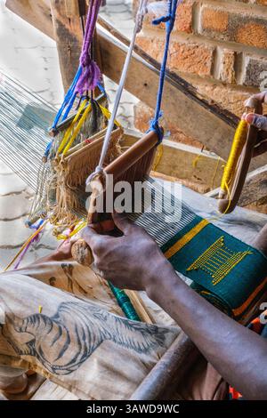Ghana, Bonwire. Male Kente Cloth Weaver at Bonwire Kente Museum Stock ...