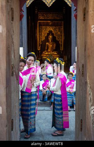 Thai dancers are seen performing the traditional Fon Leb (fingernail ...