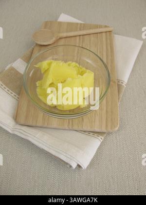 Clarified butter at room temperature Stock Photo - Alamy