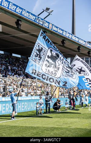 Fahne Fans Logo TSV 1860 München / Symbolbild Stock Photo - Alamy