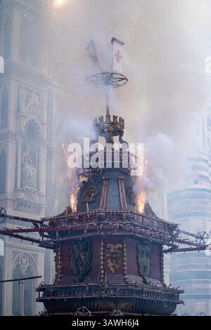 Florence, . 20th Apr, 2025. Florence, Explosion of the Cart in Piazza ...