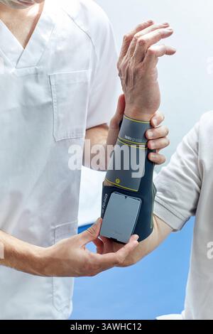 The rehabilitation device based on functional electrical stimulation ...