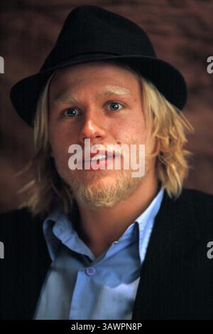 02 December 2015 - Hollywood, California - Carson Meyer. Dolly Partonâ ...