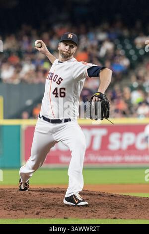 Cincinnati Reds relief pitcher Scott Barlow (58) in action during a ...
