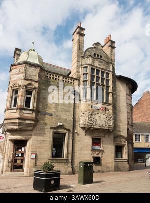 The former HSBC and Midland Bank in Wrexham, now a Wetherspoon Pub ...