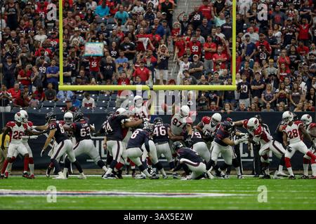 Arizona Cardinals defensive tackle Calais Campbell (93) leaves the ...