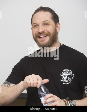 15 January 2010 - Hollywood, California - Jeremy Renner. 15th Annual ...