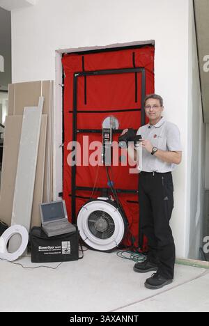 Differential pressure measuring method Stock Photo - Alamy