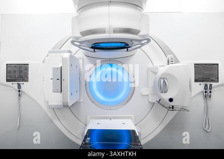 Medical linear accelerator in therapeutic oncology Stock Photo - Alamy