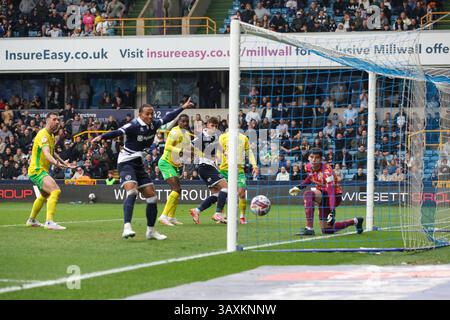 9, Mihailo Ivanovic of Millwall FC scores to make it 1-0 during the Sky ...