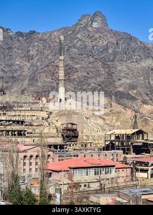 Copper mining and smelting facilities at Alaverdi, Armenia Stock Photo ...