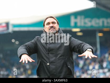 Daniel Farke, Leeds United manager, lifts the Championship trophy Stock ...