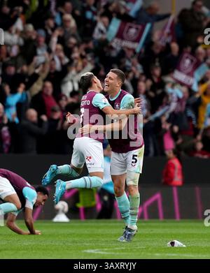 Burnley's Jeremy Sarmiento (left) celebrates with Maxime Esteve at the ...