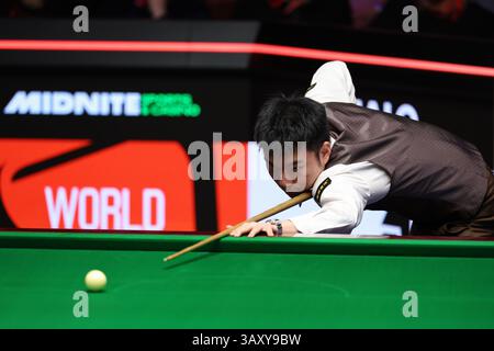 Sheffield, Britain. 21st Apr, 2025. Fan Zhengyi of China competes ...