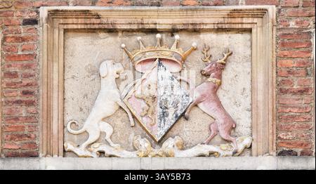 Tudor decorative stonework at St John's College, University of ...