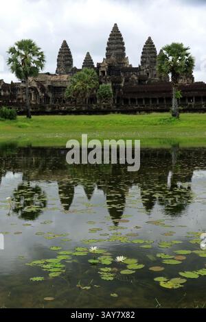 Front side of the main complex, Angkor Wat, Cambodia Stock Photo - Alamy