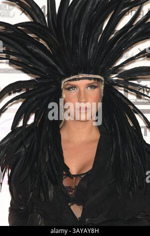 May 29, 2010 - Tokyo, Japan - Singer KESHA arrives on the red carpet at ...