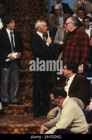 Dec. 00, 1982 - ''TONIGHT SHOW'' WITH JOHNNY CARSON. JOHNNY CARSON 1982 ...