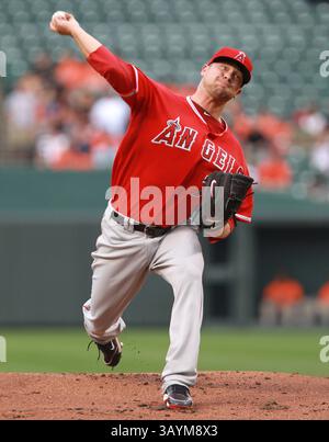 Los Angeles Angels pitcher Mitch Farris throws during the eighth inning ...