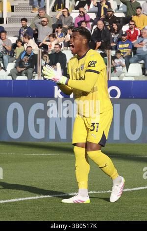 Zion Suzuki of Parma AC gestures during US Cremonese vs Parma Calcio, 4 ...